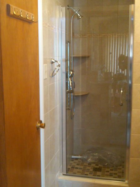 Maryland Shower Enclosures :: Semi Frameless Single Door